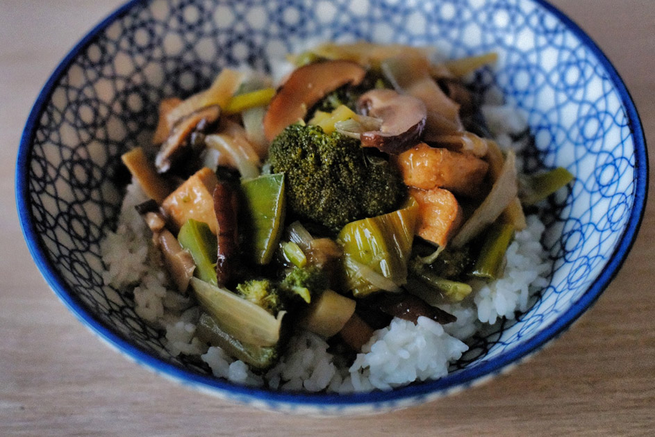 Ankake donburi met tofu en broccoli - Pimentón